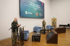 Train Operational and Strategic Commanders | MoD News